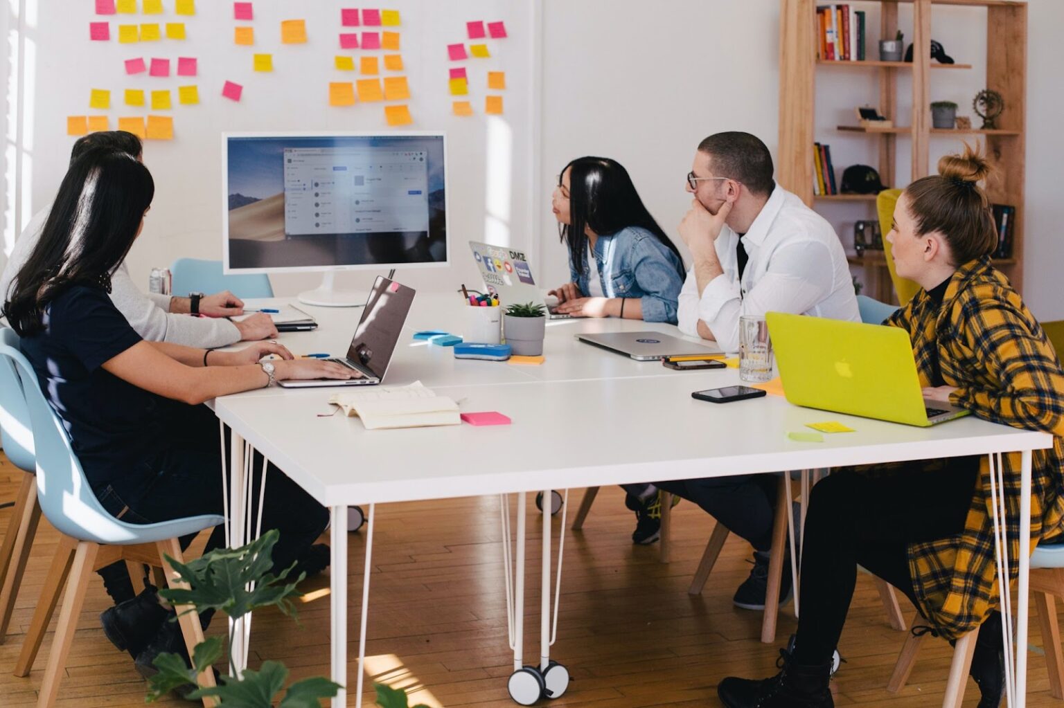 25 Digital Transformation Job Titles: An Updated List of In-Demand Roles